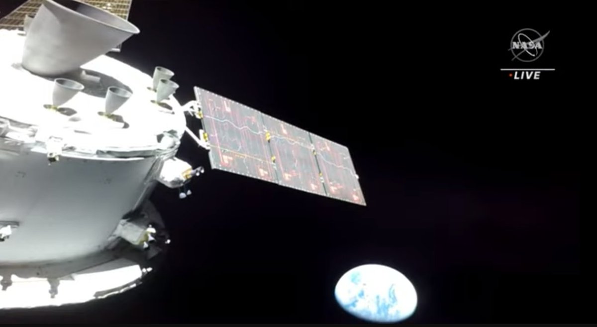 NASA's Orion spacecraft is headed to the Moon! 🌙 It will travel 280,000 ...