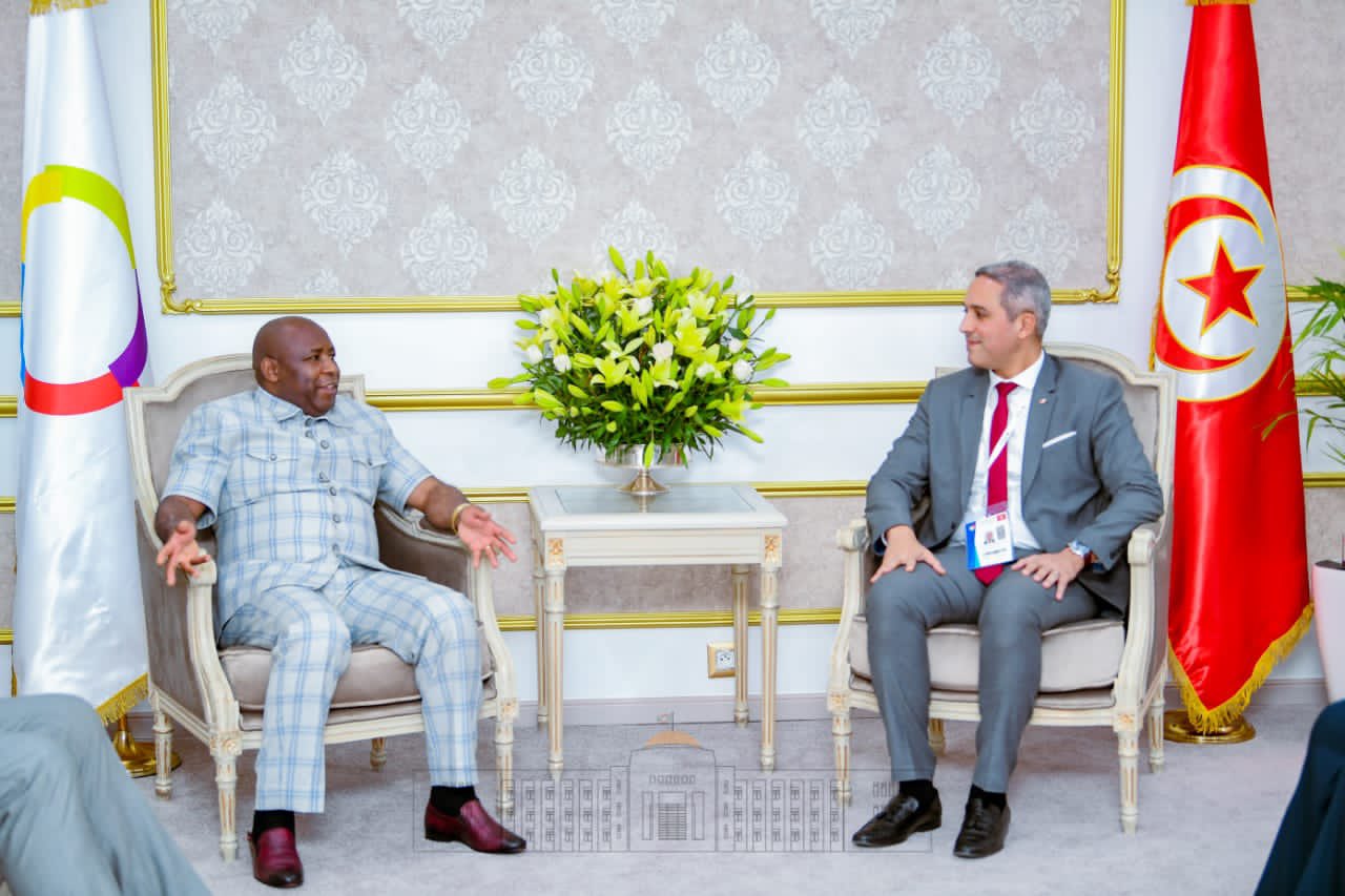 Ntare Rushatsi House on Twitter: "#Burundi Le Président de la République SE Evariste # ...