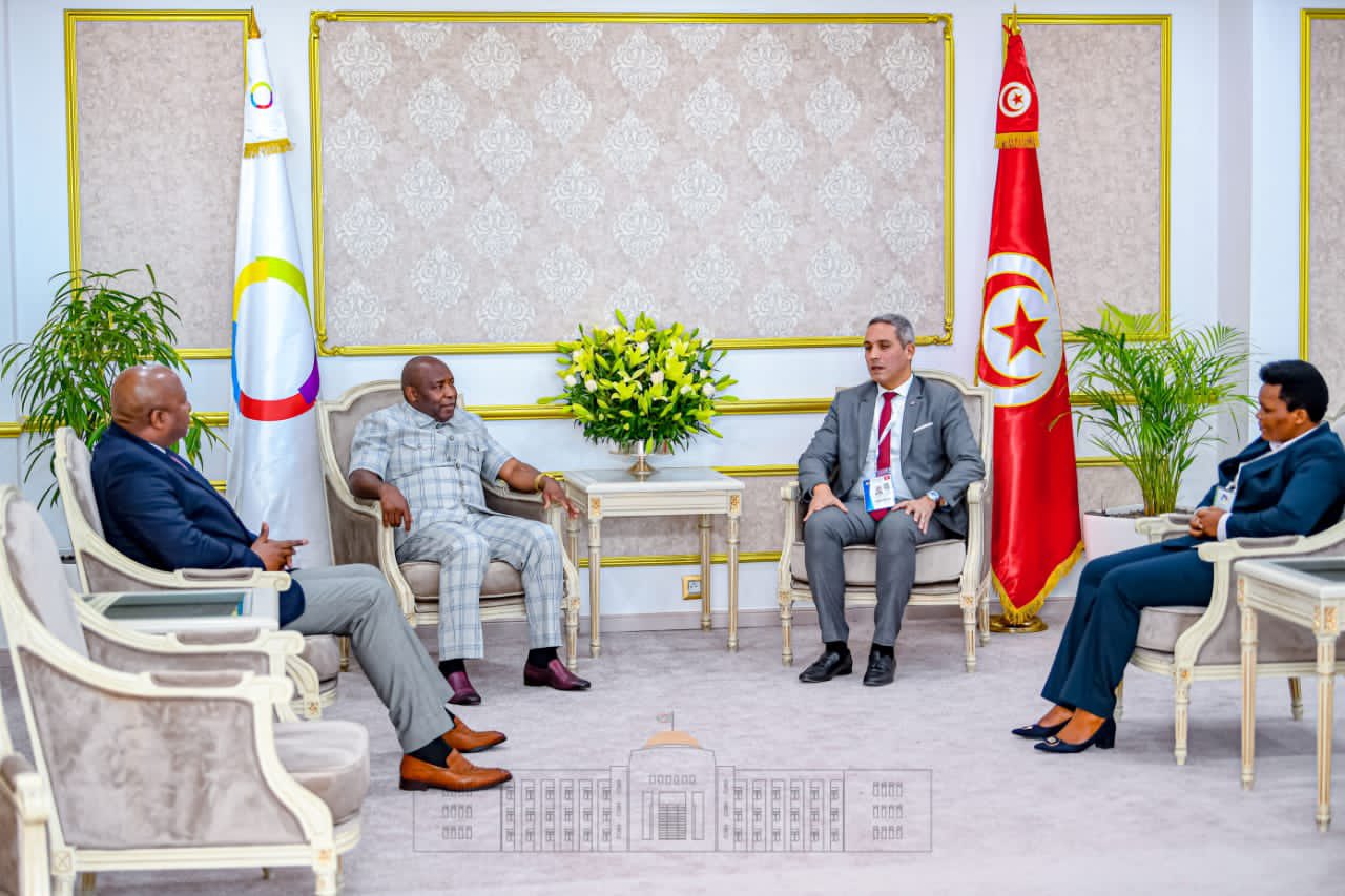 Ntare Rushatsi House on Twitter: "#Burundi Le Président de la République SE Evariste # ...