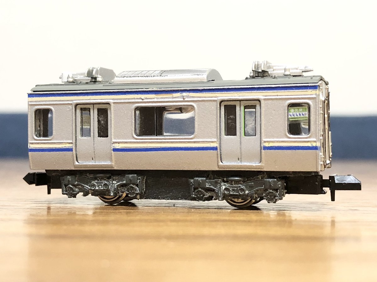 yossy soft on Twitter: "ポケットラインチビ客車用動力＋薄く削ったBトレレリーフ＋製品そのままのアーノルドカプラーです。多少ガニ股ですが、走行安定性はピカイチです。#B ...