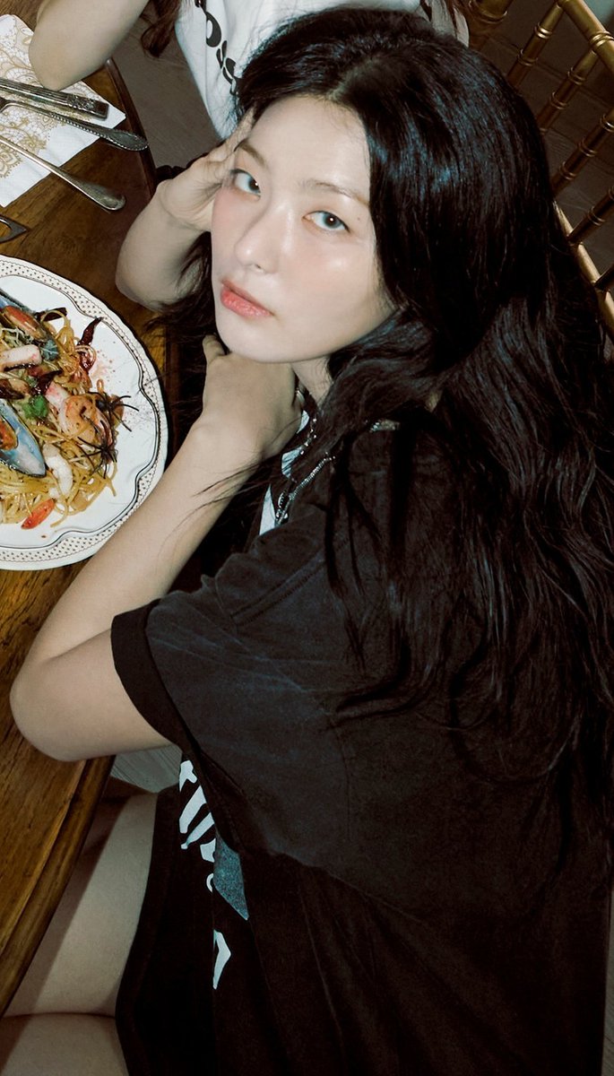 seulgi pics on Twitter: "look at how she ATE this up"