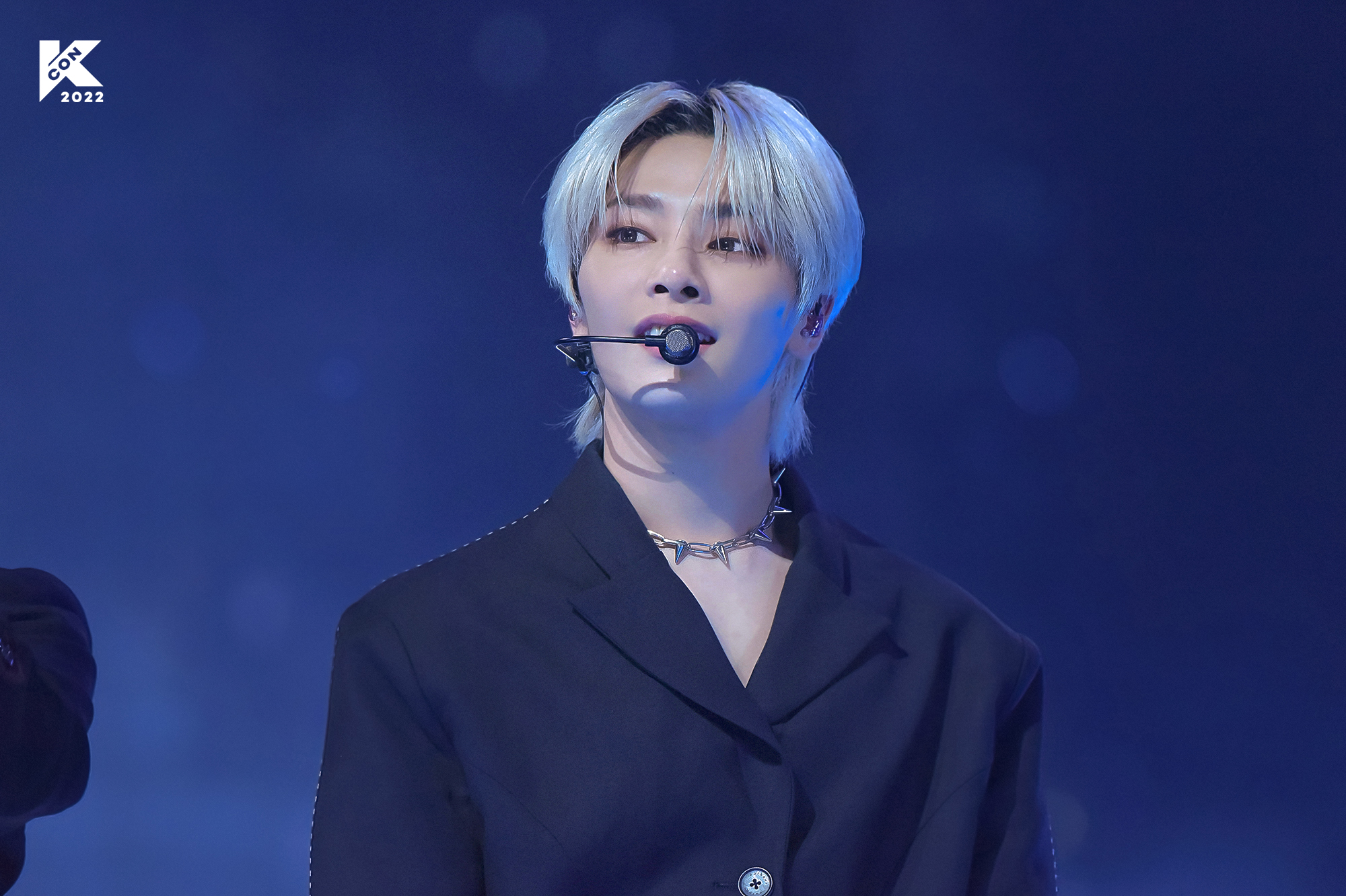 KCON official on Twitter: "💙KCON 2022 SPECIAL GIFT WEEK💙 KCON 2022 LA SHOW DAY1 BEHIND PHOTOS ...