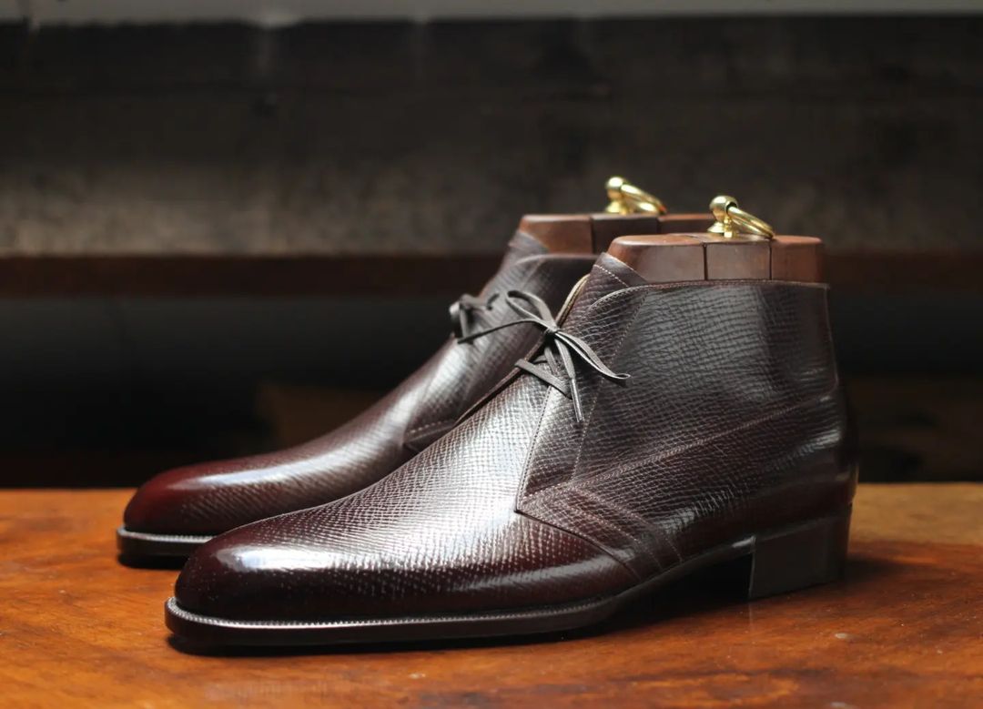 THE DECINE OF BESPOKE CRAFT IN LONDON 🧵 I want to talk about the ...