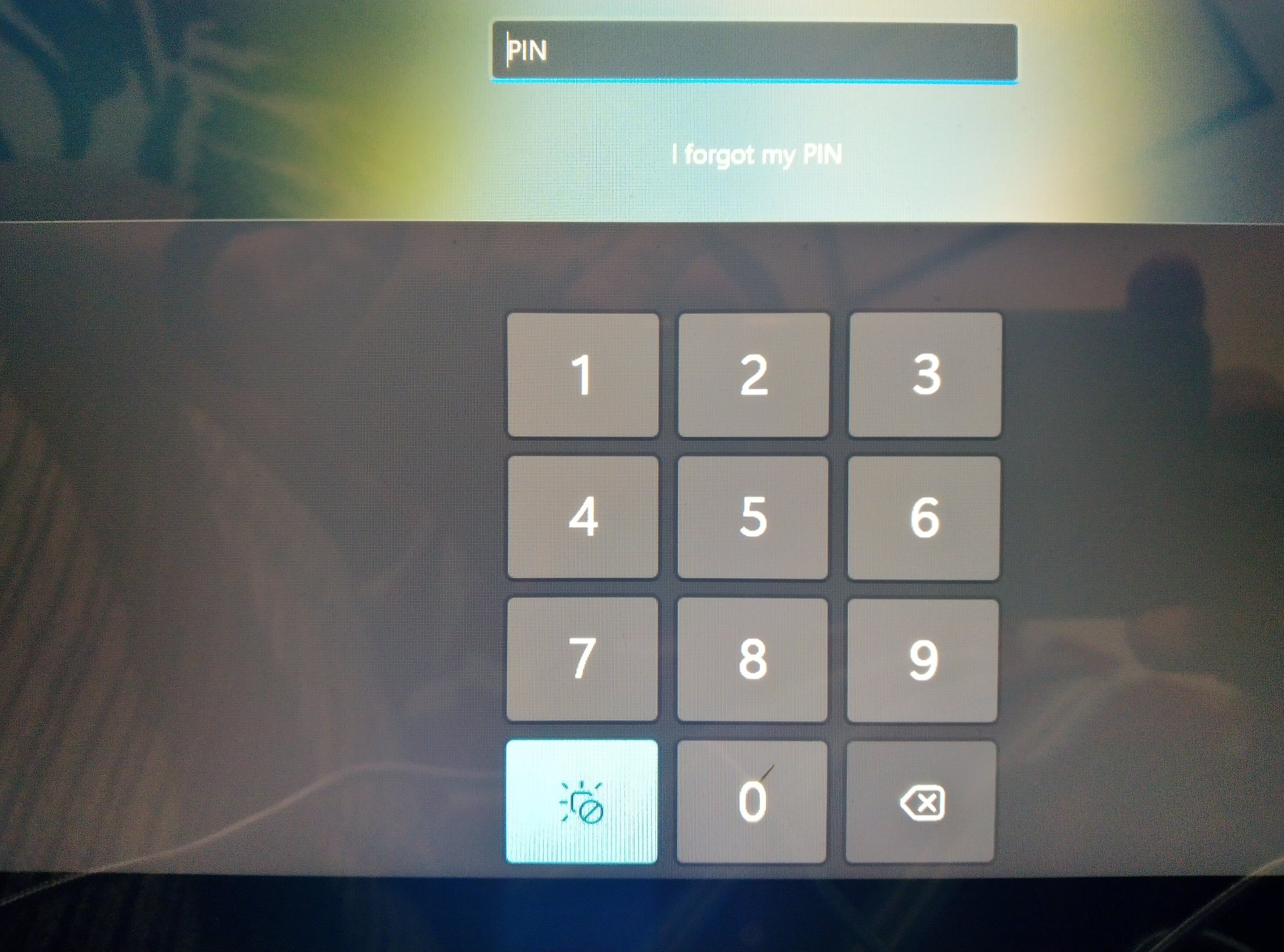 Michael Cook on Twitter: "@thurrott @maryjofoley Hi Paul and Mary Jo, do either of you know what ...