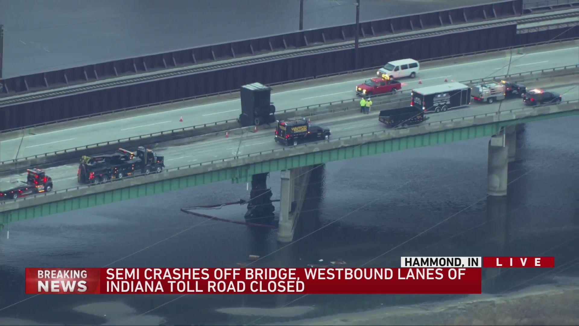 Sarah Jindra On Twitter The Semi Remains Wedged Between The Eb And Wb