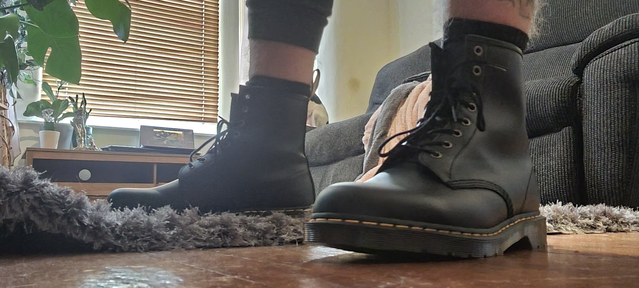 𝙲𝙾𝙼𝙿-𝟹 𝙸𝙽𝚃𝙴𝚁𝙰𝙲𝚃𝙸𝚅𝙴 🐷 on Twitter: "Finally got my vegan @drmartens for my birthday! Time to go ...