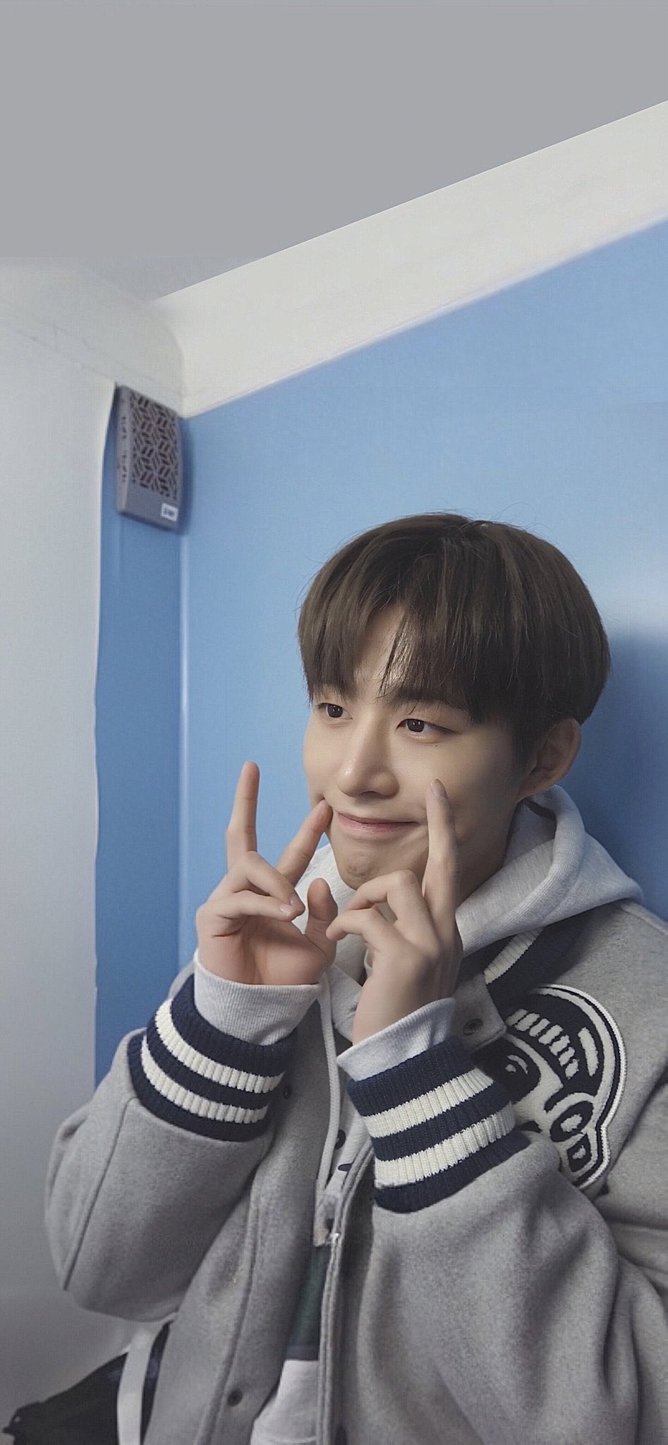 iKON/B.I SPAIN on Twitter: "[INFO] 221202 Ya está disponible: B.I 비아이 - Middle with you Visual ...