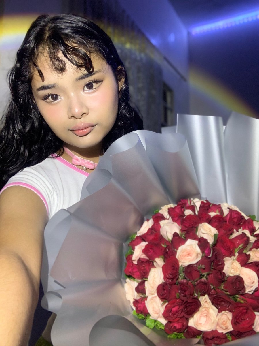 cult of many colors 💒 on Twitter: "he sent me flowers too ehehe"