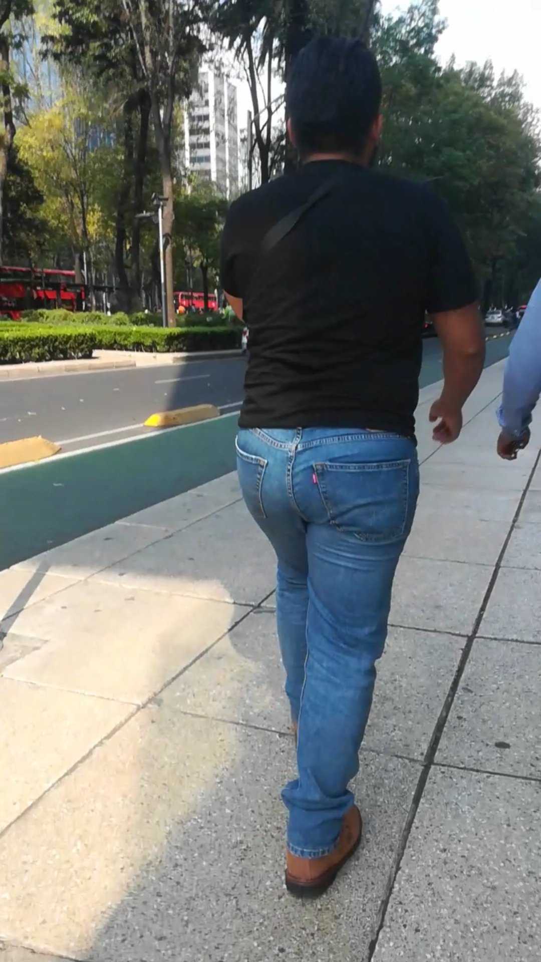 BootiecandyMex on Twitter: "Vean este culo ancho, carnosote de este macho....que delicia sería ...