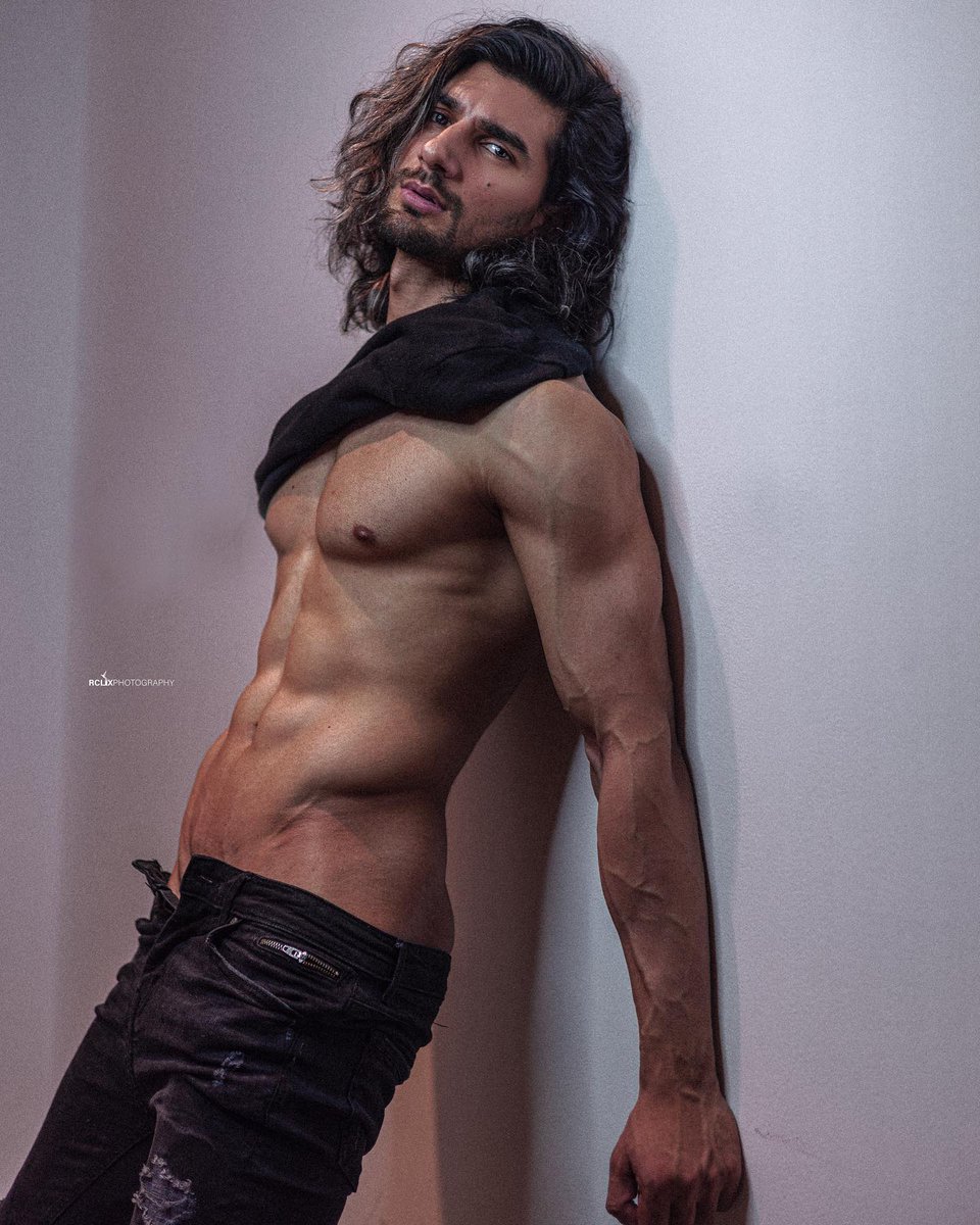 Hot Dudes Good Mood 🇺🇦 on Twitter: "Hamza Salah by R.clix 📸"