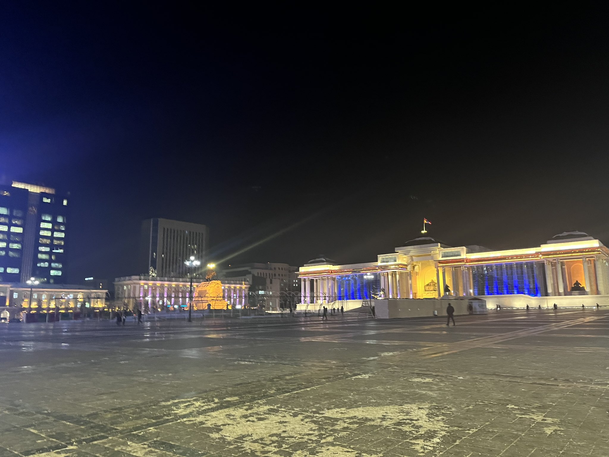 Oyun On Twitter Талбай дээр баахан түц шиг юм тавьчихаж