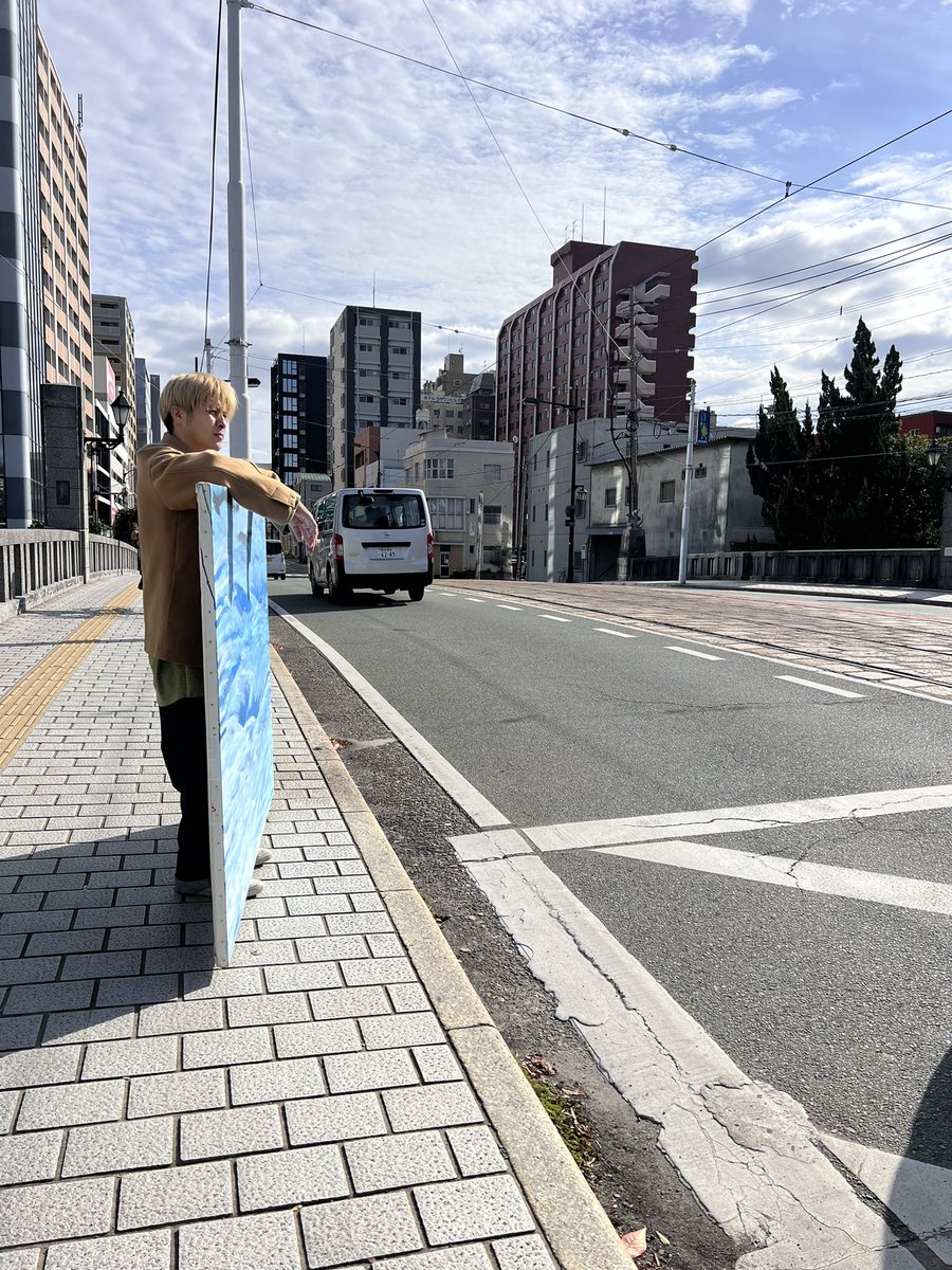 Kazenohana07 On Twitter Rt Zhtsss 100号の絵、車に入らないから運んでる。信号待ち