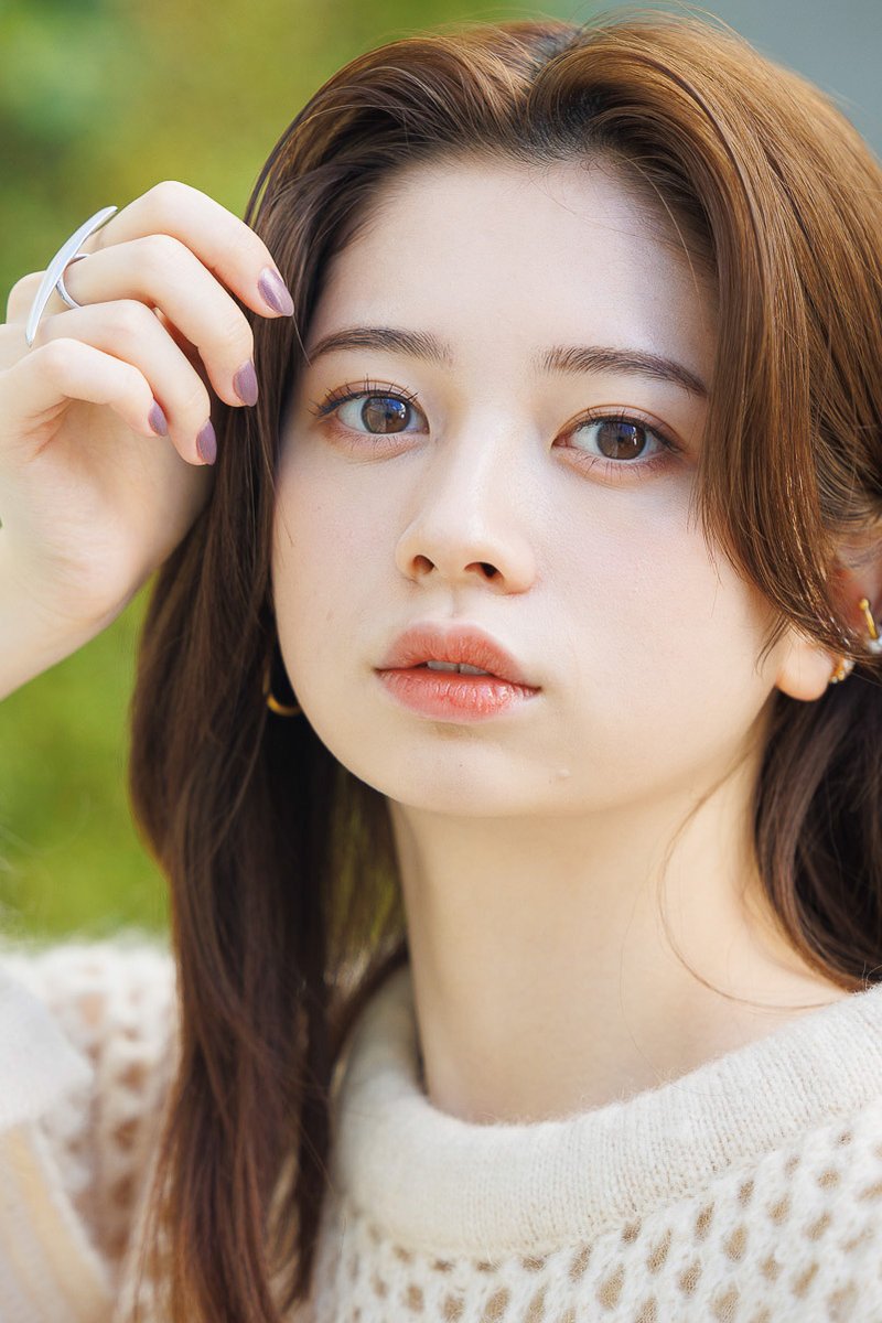 Quadlancer on Twitter: "RT @nikkei_ent: 新世代女優のインタビューBOOK「Z世代女優Special」発売 大反響の『#silent』にも出演中の #桜田 ...