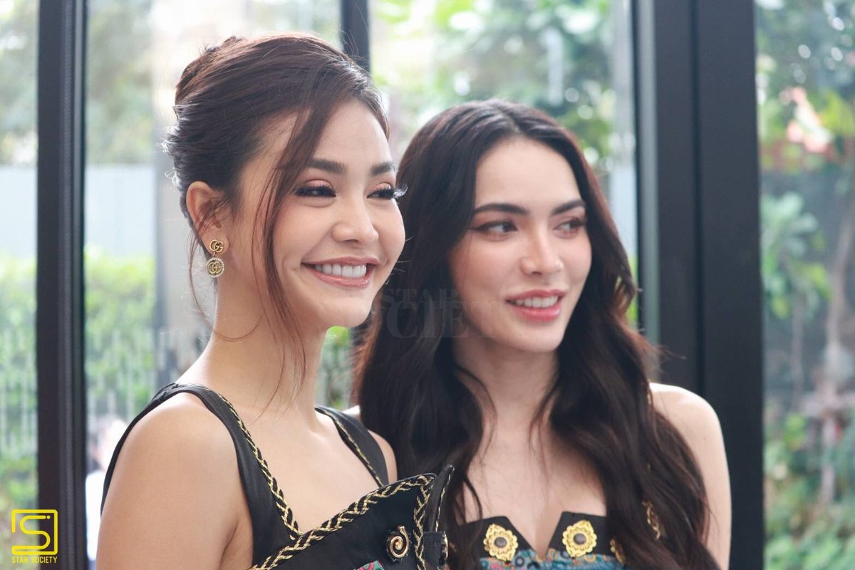 -ᴘᴀʀᴇヅ☻ on Twitter: "RT @oiill_yy: ชอบเวลาเขาอยู่ด้วยกันจัง🥰🥰🥰 #LivingLifeasanArtxENGLOT #อิงล็อต"