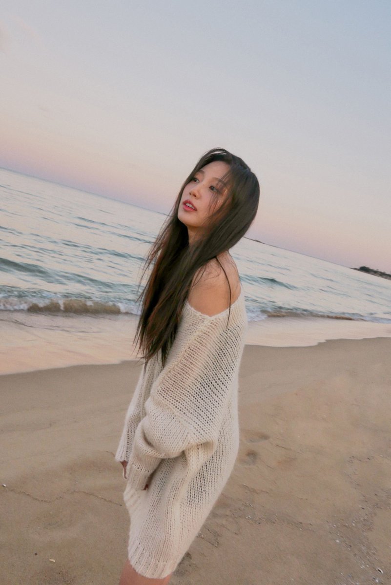 FuMengning on Twitter: "RT @lovelinus_th: 📸#JeongYeIn #정예인 จากบทสัมภาษณ์พิเศษ '버스정류장(Bus Stop ...