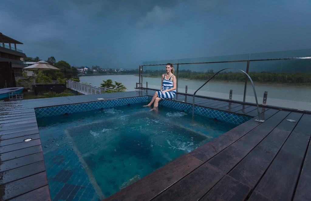 6 Best riverside stays of Ganga In Rishikesh Which Will Give You an ...