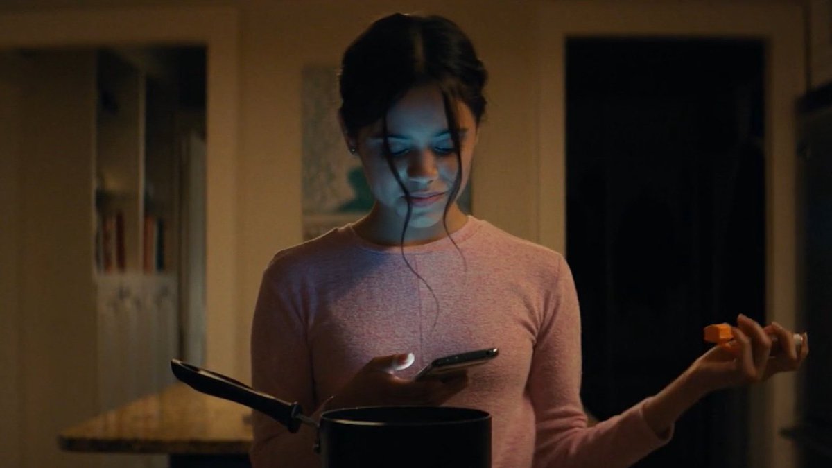 Tristan 🩸 on Twitter: "She’s your Wednesday, but she’s my Tara Carpenter 📱🔪💕"