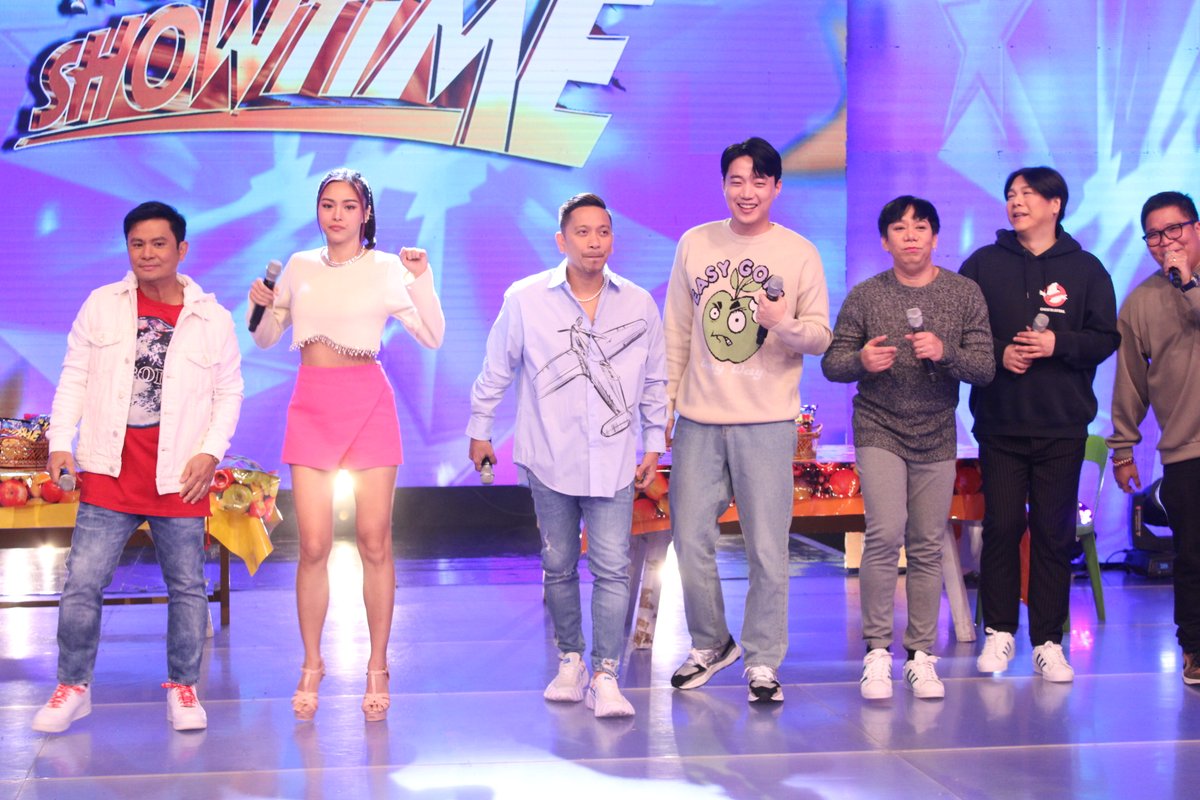 It's Showtime on Twitter: "🎄 DECEMBER NA! It’s the most wonderful Showtime of the year! # ...