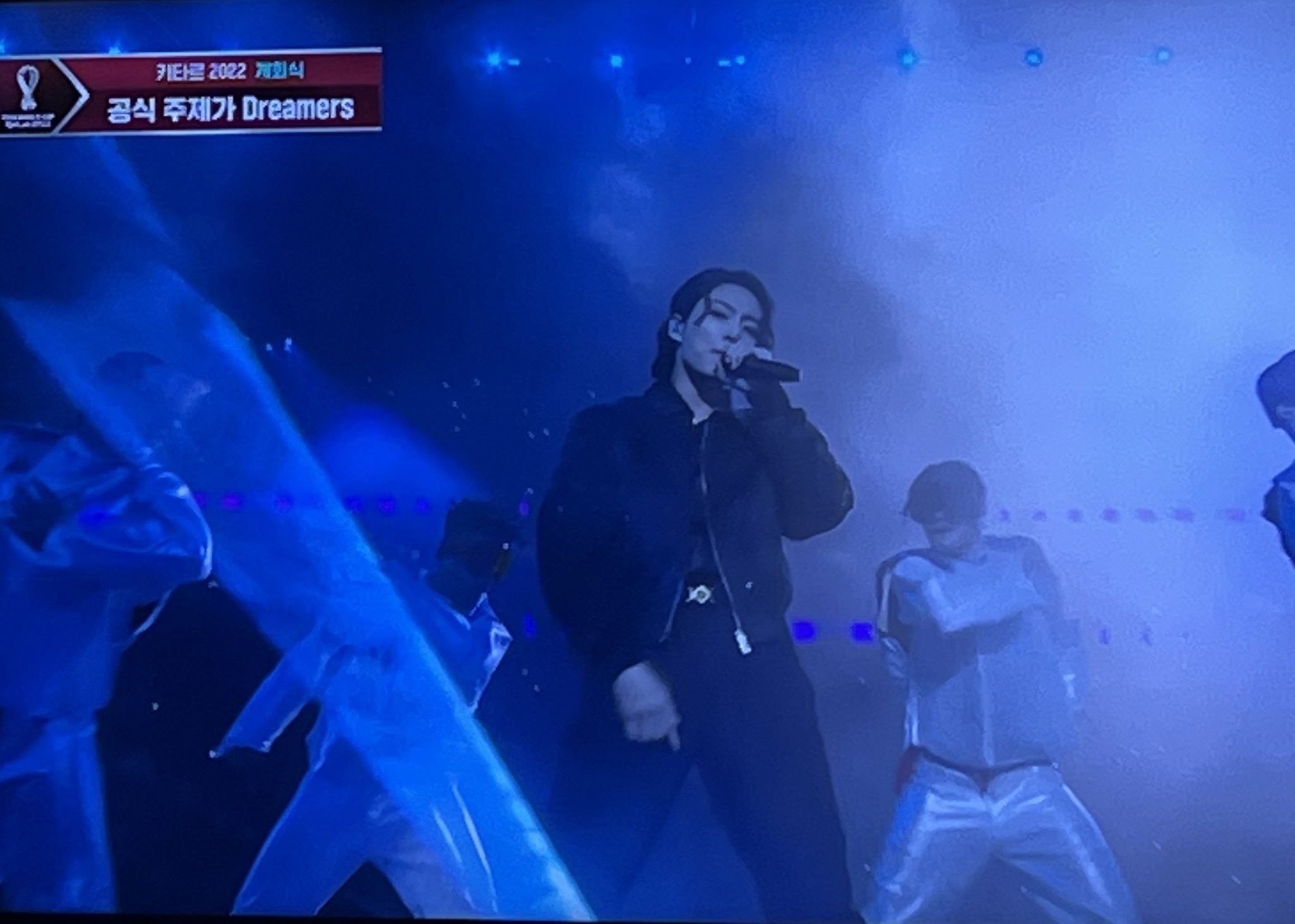 BIGHIT INFO on Twitter: "Jimin Weverse moment https://t.co/1QZ6ooaWBR" / Twitter