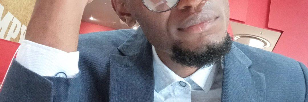 MoRa🌍 AfricanSon on Twitter: "@sotobe_nomzamo @John_Hlatse U ne gum bones ezidivile, yini do you ...