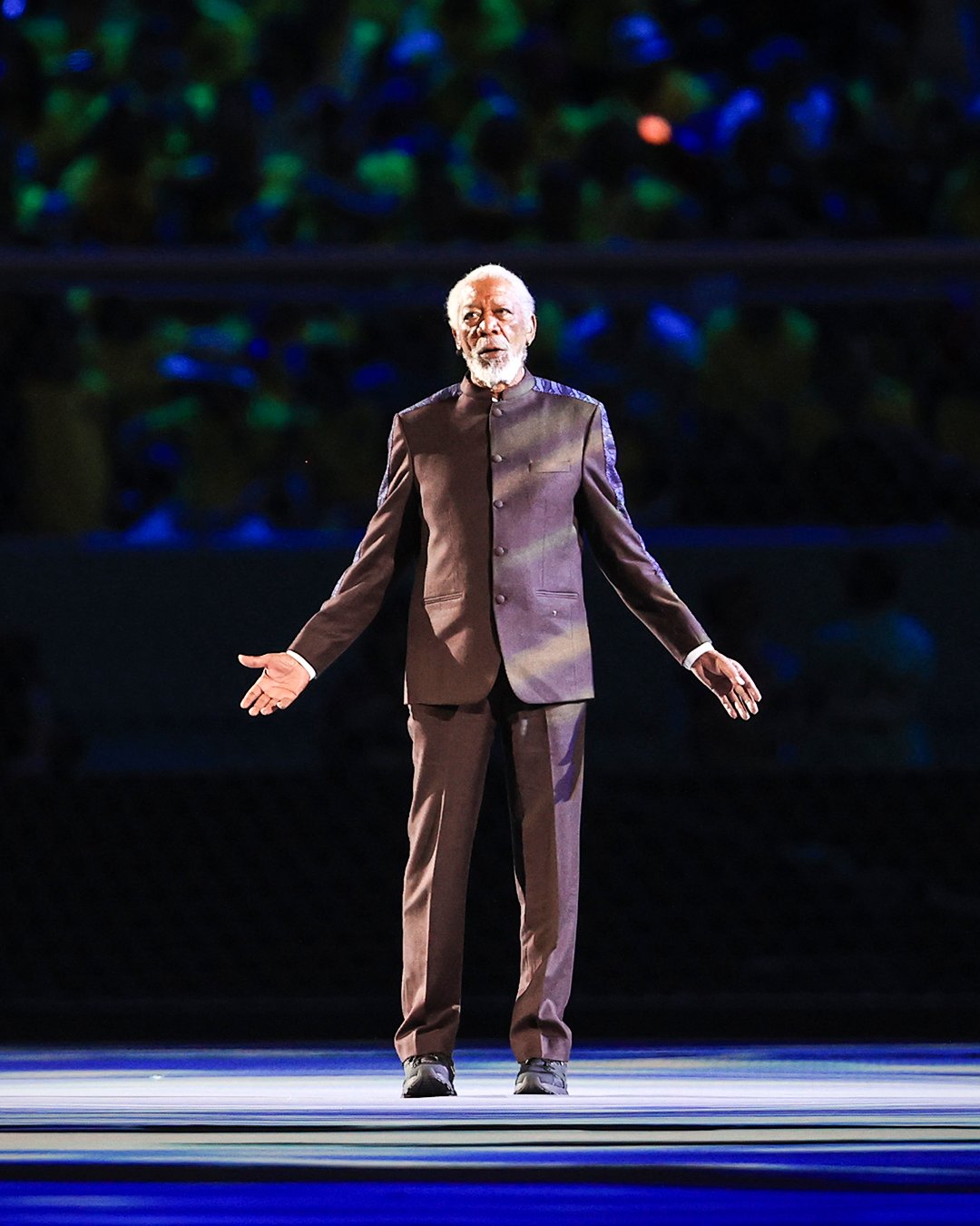 Morgan Freeman In Piedi A Figura Intera Going In Style : Morgan