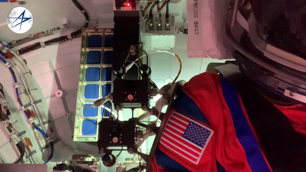 Sacani (Space Today) on Twitter: "Esse aí é o Moonikin Campos de frente, essa imagem foi feita ...