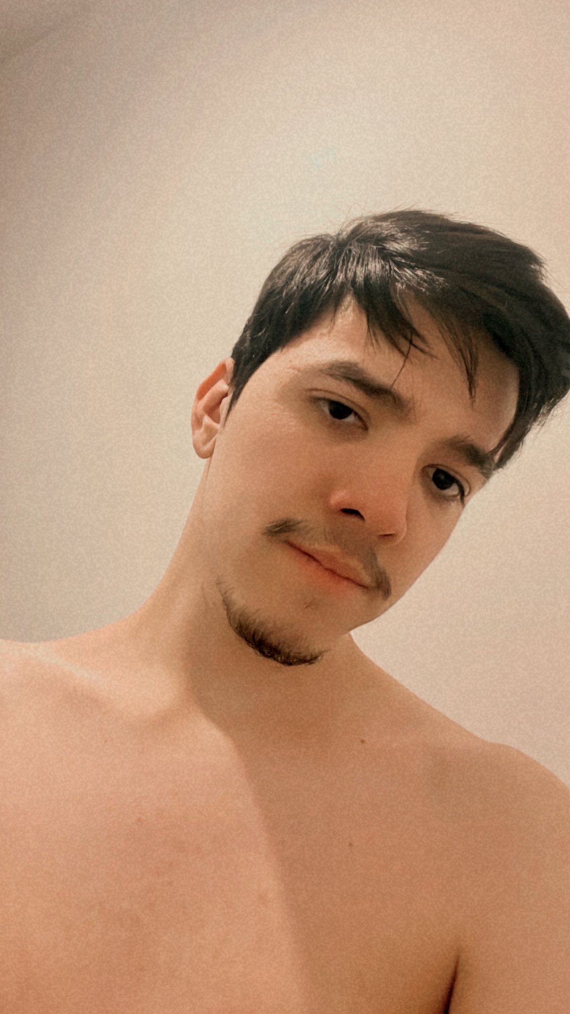 Matheus Neves on Twitter: "Pra surpresa de muitos, eu estou solteiro 👽 Tem que biscoitar um ...