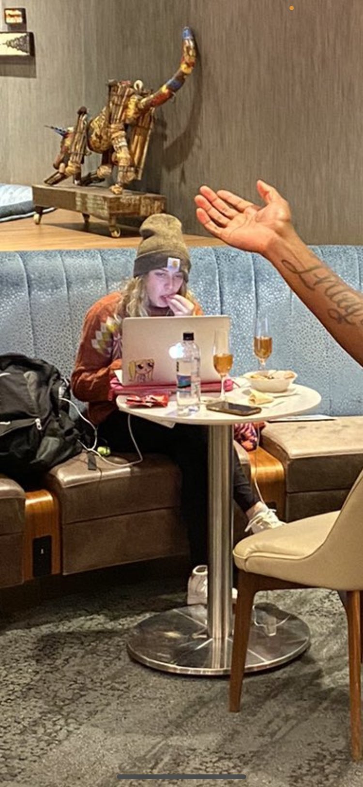 Kent on Twitter: "@KSI She kinda bad tho, got her @?👀 @KSI https://t.co/ePKJeYgYLL" / Twitter