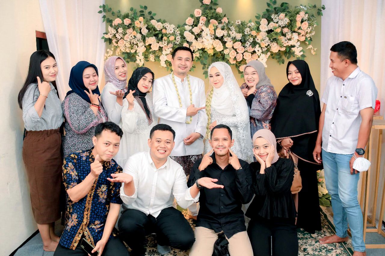 Dri on Twitter: "@ellayunusiahaha dari sekian bnyak foto, cuma iki seng menurut ku ganteng ...