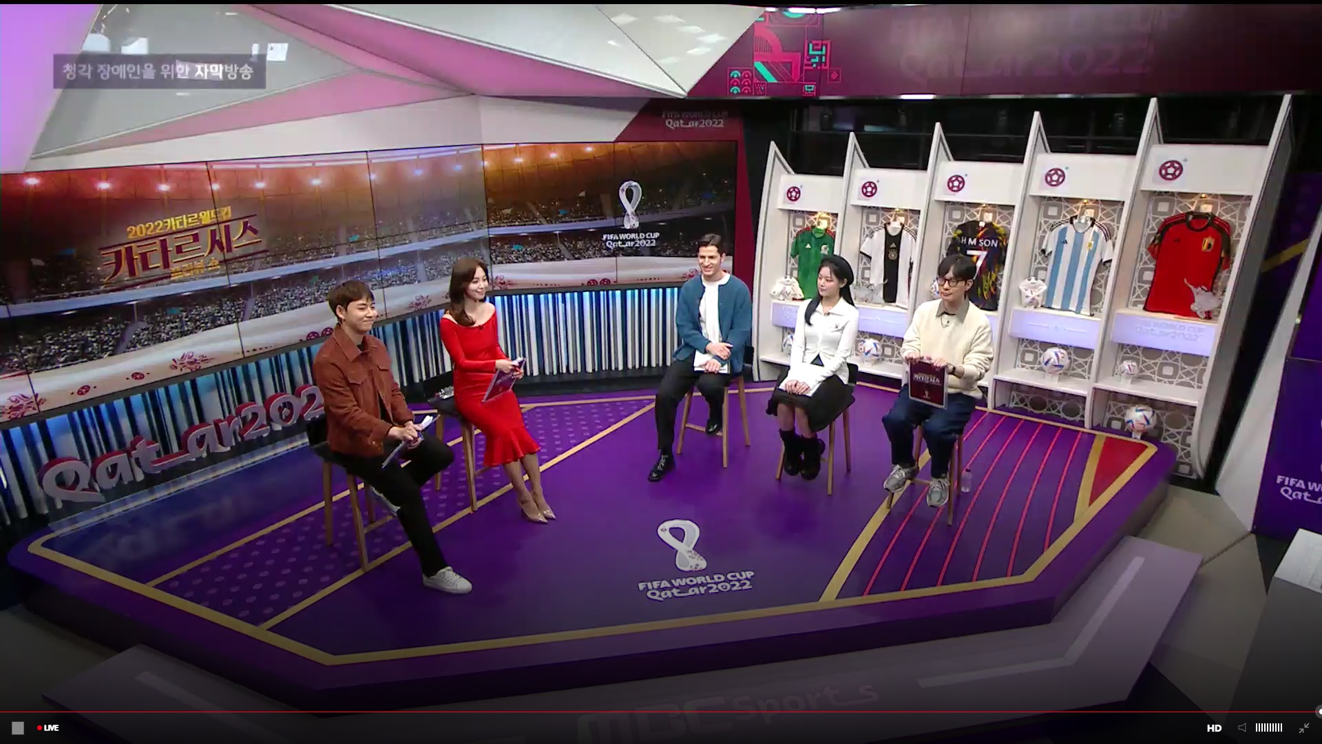 kitty 🌸 on Twitter: "Hyunjin on the panel: https://t.co/XURpwN5pkz" / Twitter