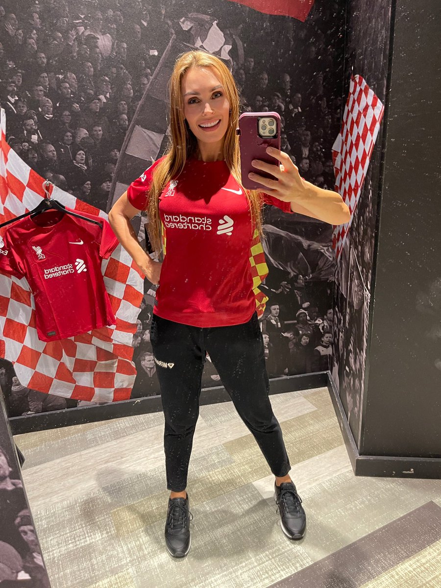 Hands up if you going to be watching the World Cup 🙋🏼‍♀️ Come on ...