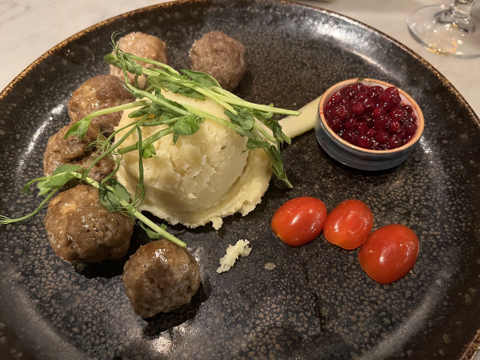 Warren Kinsella on Twitter: "The Swedish meatball fetish is real. https://t.co/hSAfNgvZyQ" / Twitter