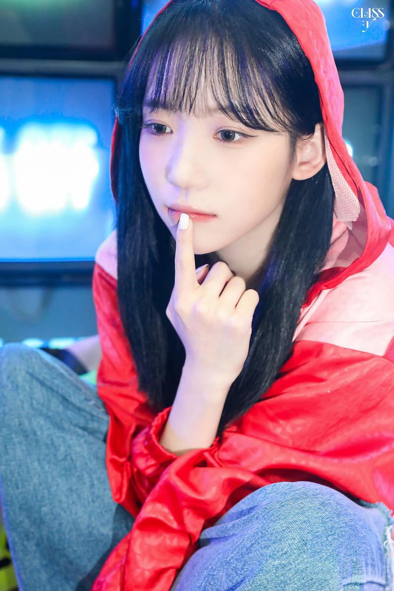 CLASS:y GLOBAL on Twitter: "[📸] Tick Tick Boom & ZEALOUS Mv Behind ! #5 #클라씨 #CLASSy @M25_CLASSy"