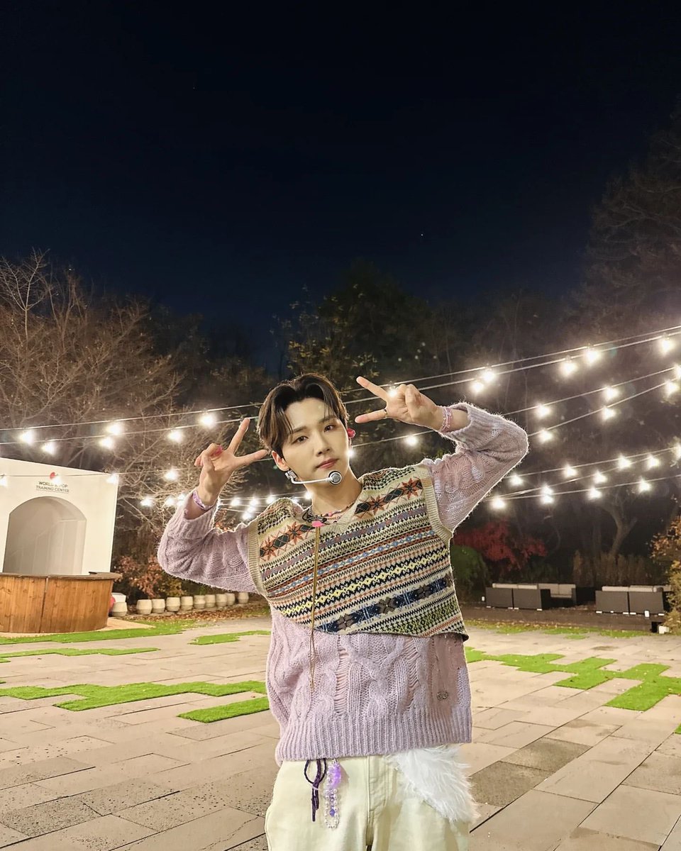 AB6IX INTERNATIONAL on Twitter: "[📸/221121] AB6IX_official Instagram ㅡ Woong "🌸Good job on ...