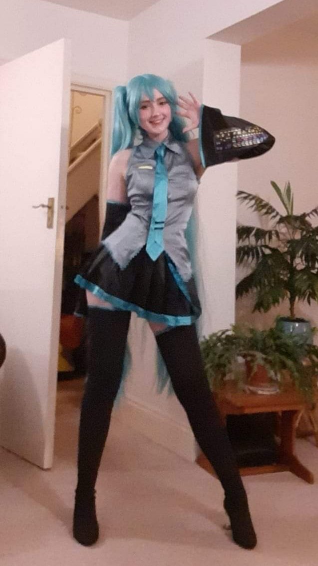 Suzu on Twitter: "Also look at this cute cosplay glow up https://t.co/JAYsMdxZ5Z" / Twitter