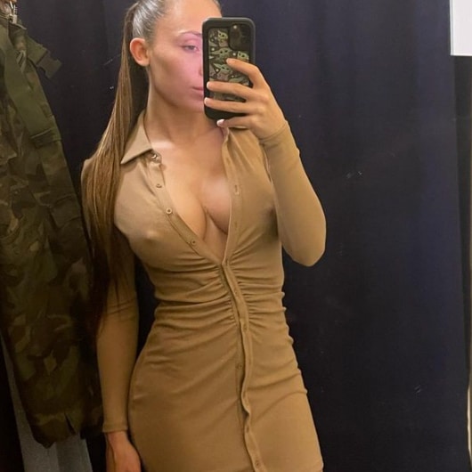 ella stone on Twitter: "Dm if you want to hit me 🍑🍆💧💧 https://t.co/HlRA3DMqTZ" / Twitter