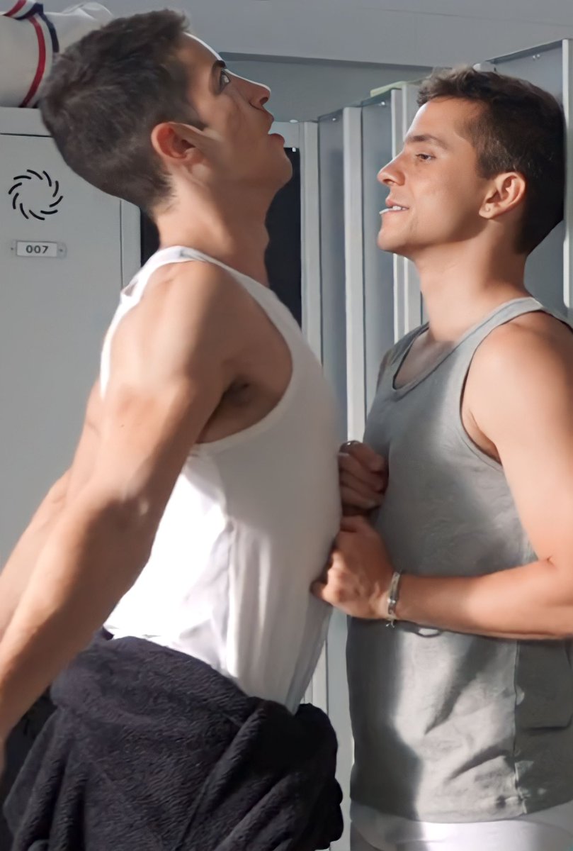 EliteNetflix on Twitter: "RT @Infoandrela: André Lamoglia ( Iván) Manu Rios (Patrick) nos ...