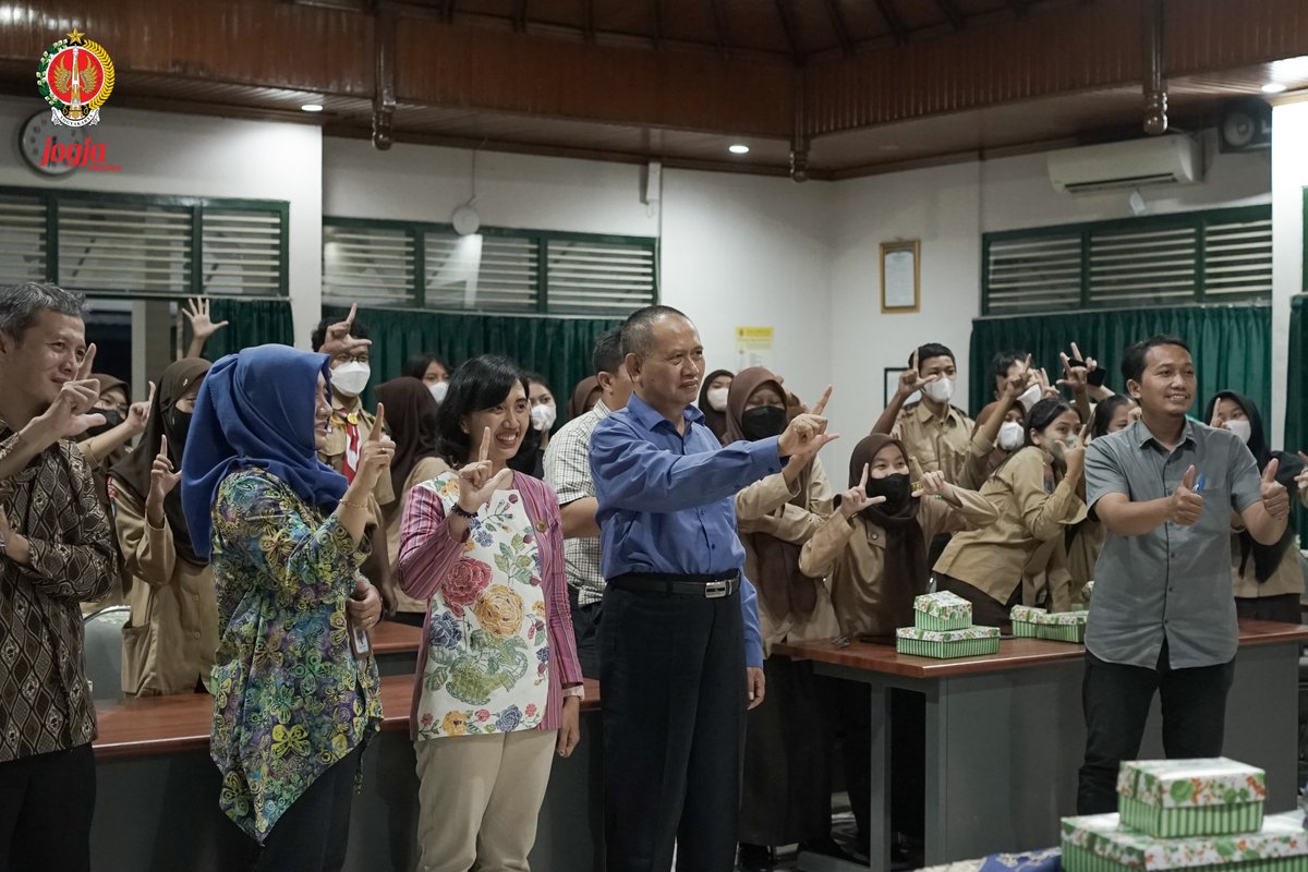 Kominfo DIY on Twitter: "Pentingnya Literasi bagi generasi muda menjadi salah satu target Dinas ...