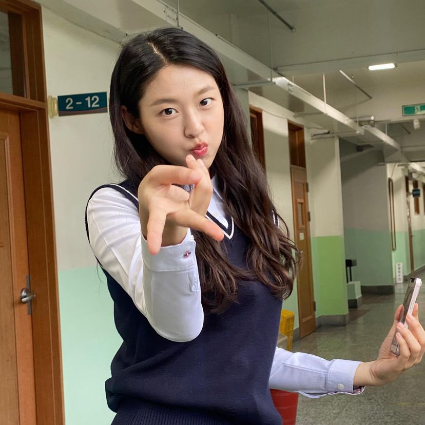 KIMSEOLHYUN._.TH (Slow)🙇🏼 on Twitter: "221122 #SEOLHYUN - Instagram ...