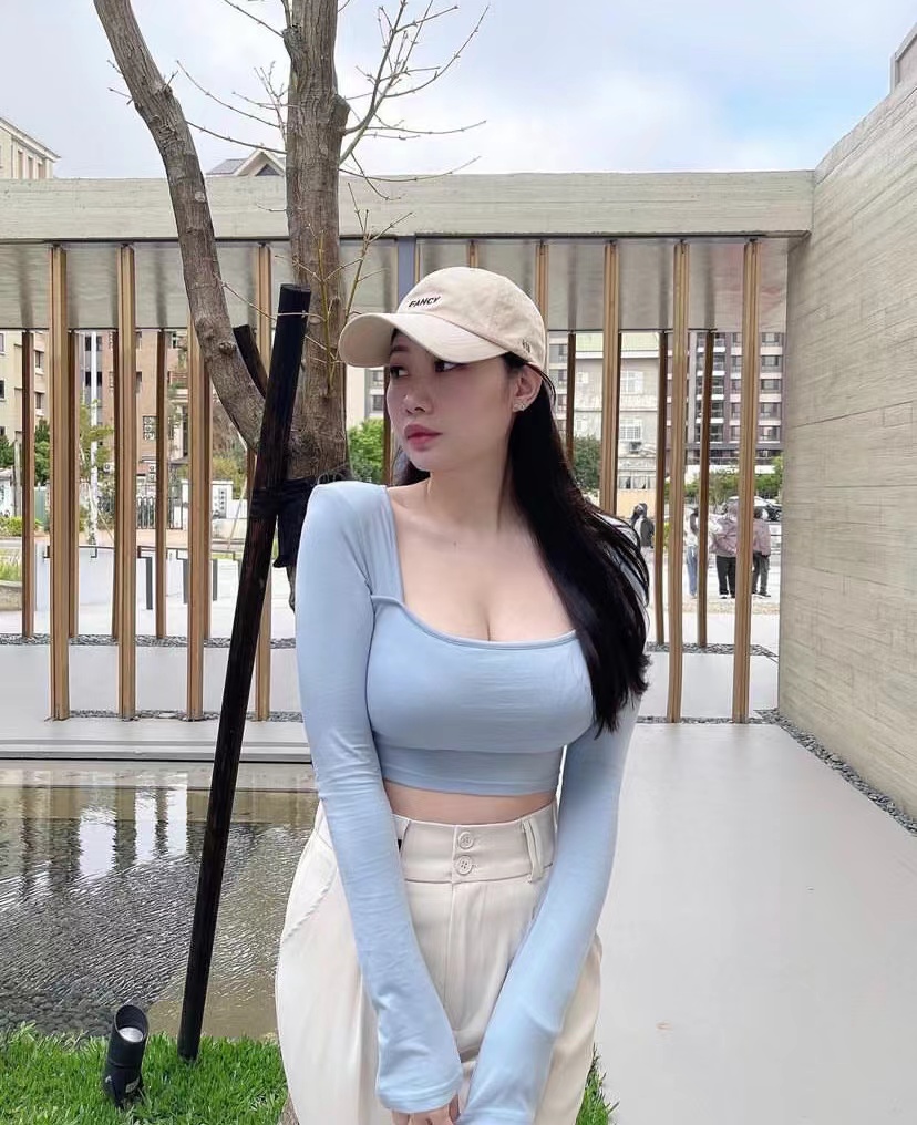 小欣甘的大胸大屁股 On Twitter 接弟弟放学,姐姐的大奶子是不是最美的~点赞送做爱视频 大屁股 反差 Hbucx5m6us Twitter