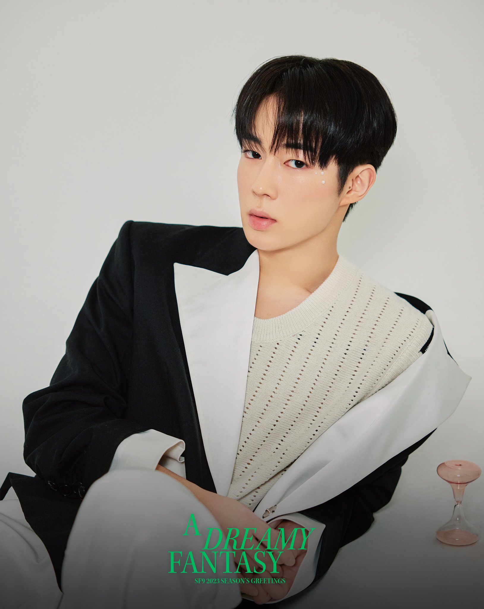 FNC_STORE on Twitter: "SF9 2023 SEASON’S GREETINGS – A DREAMY FANTASY IMAGE TEASER I 🏛 #SF9 #에스 ...