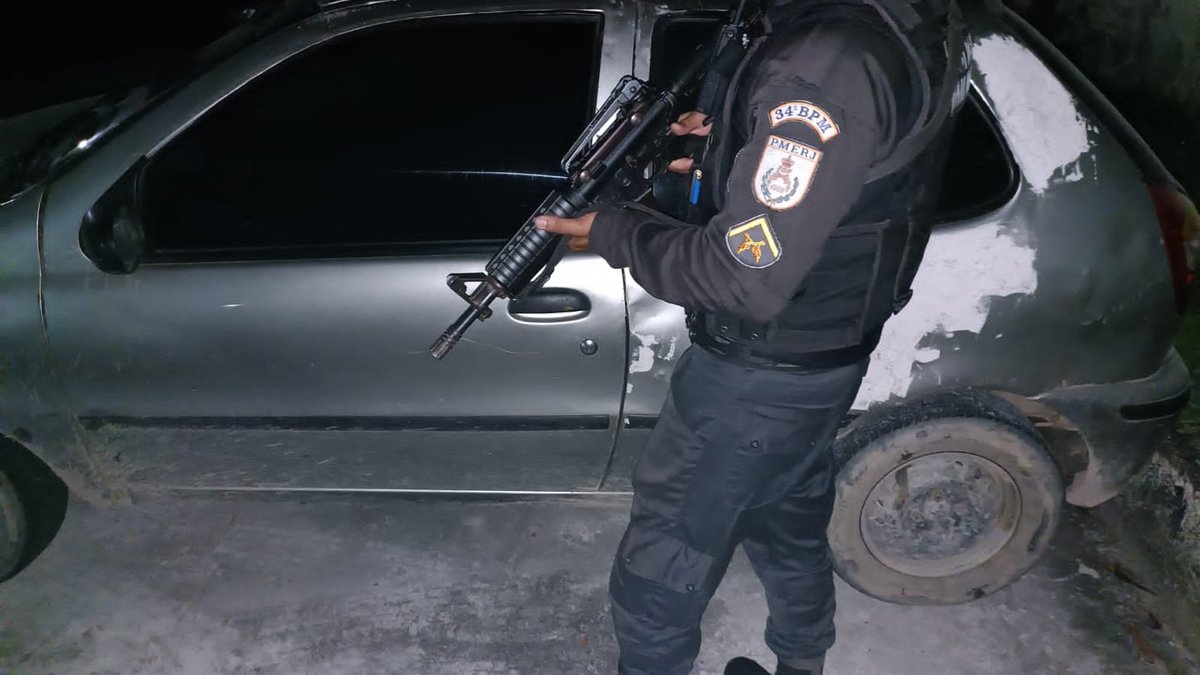 Pmerj On Twitter Um Homem Foi Preso Por Policiais Do 34bpm Durante