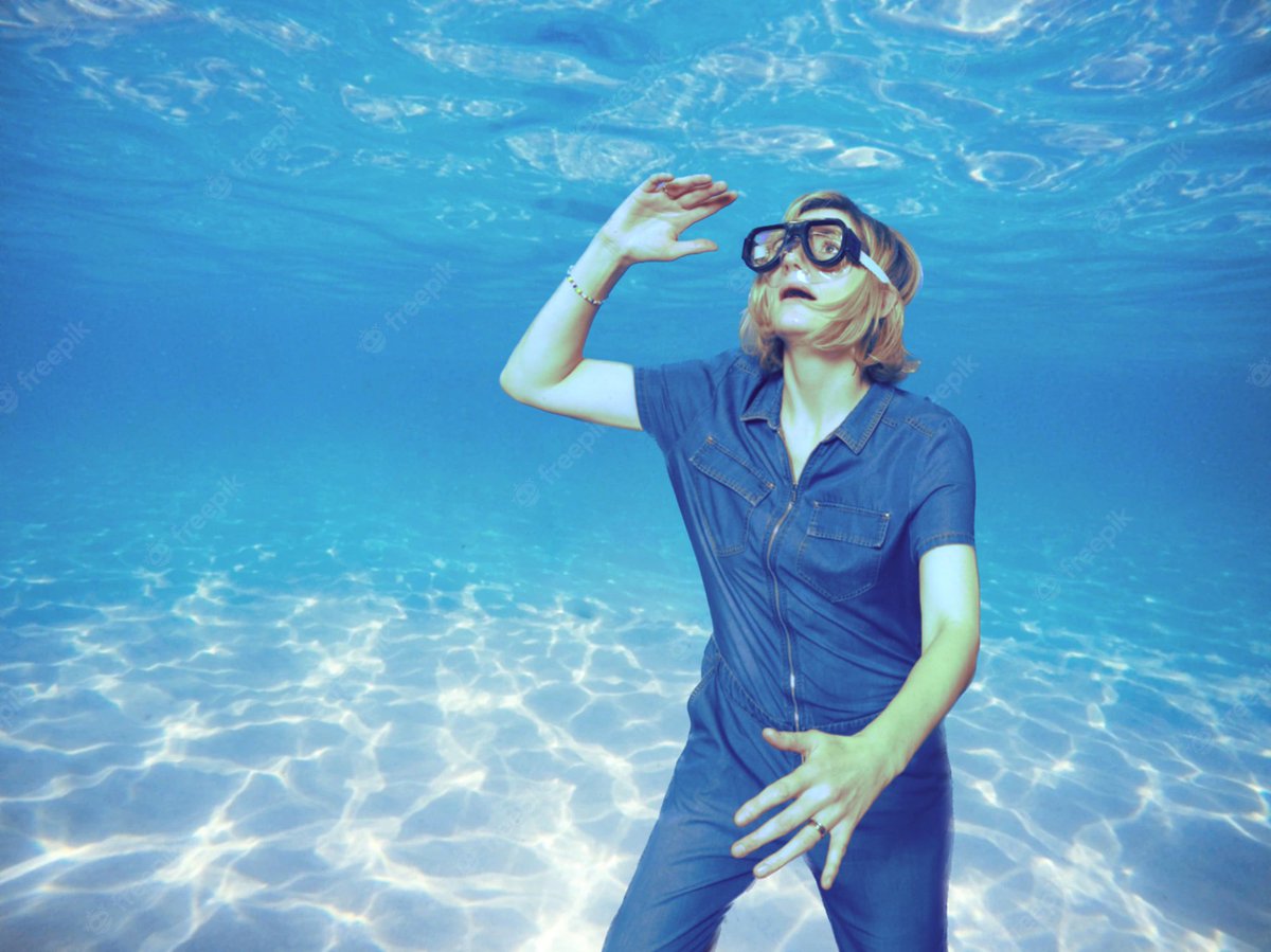 Mim “nobody else got to live our days” on Twitter: "📸 (taken by Yaz on their underwater date)"