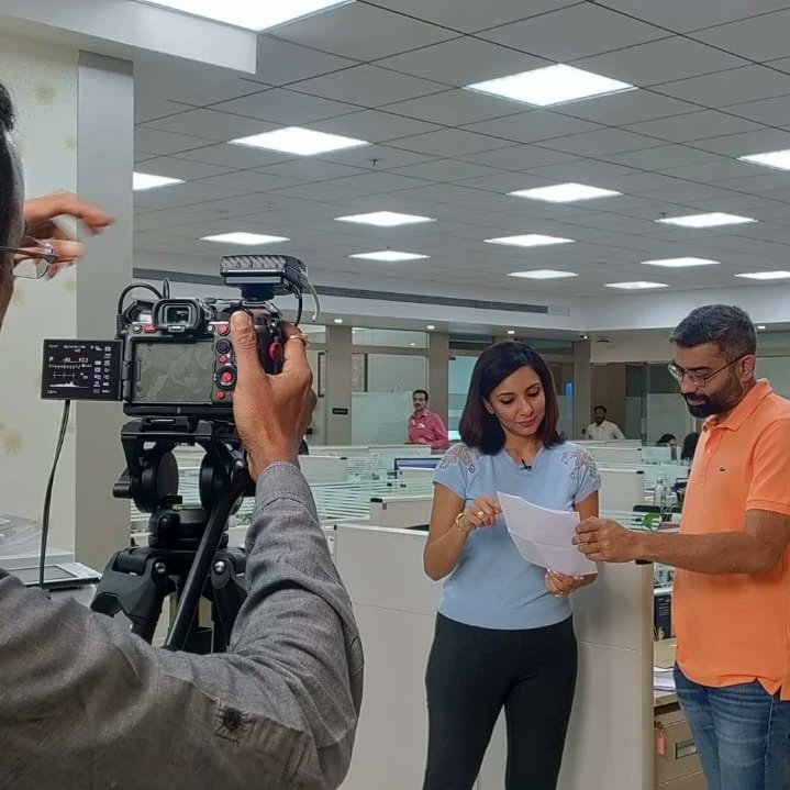 Sumaira Abidi on Twitter: "Some things never change... @praxus has been directing me since 2010 ...