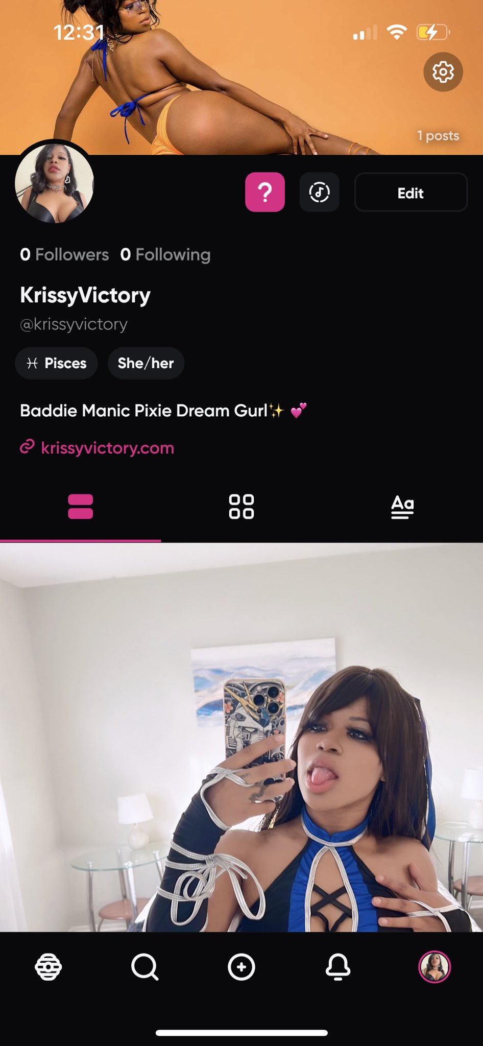 KrissyVictory 💕 on Twitter: "Saw we got a new social media Hive Social that was hella fast~ so ...