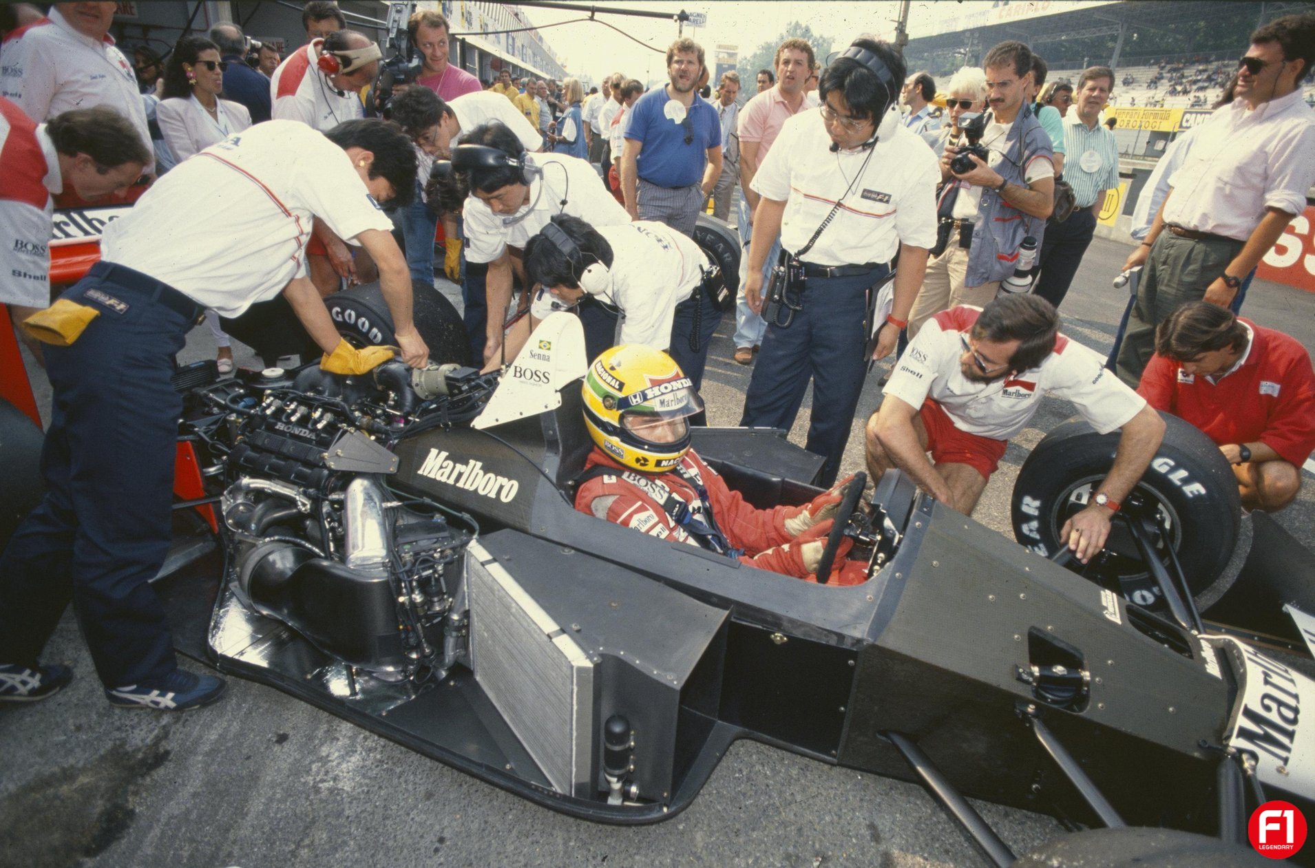 Legendary F1 🏁 on Twitter: "Ayrton Senna, McLaren MP4/4 - Honda RA168-E 1.5 V6. GP Portugal 1988 ...