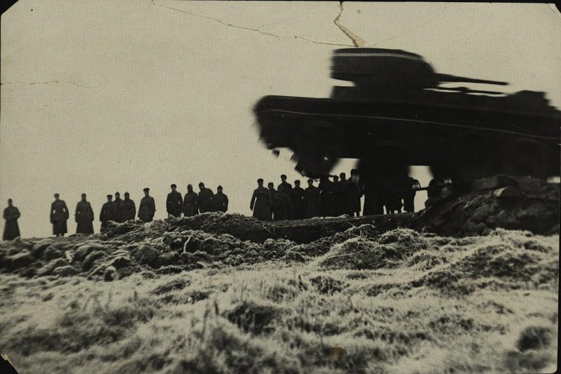 Tank Archives on Twitter: "A BT-5 tank demonstrating its agility to a ...