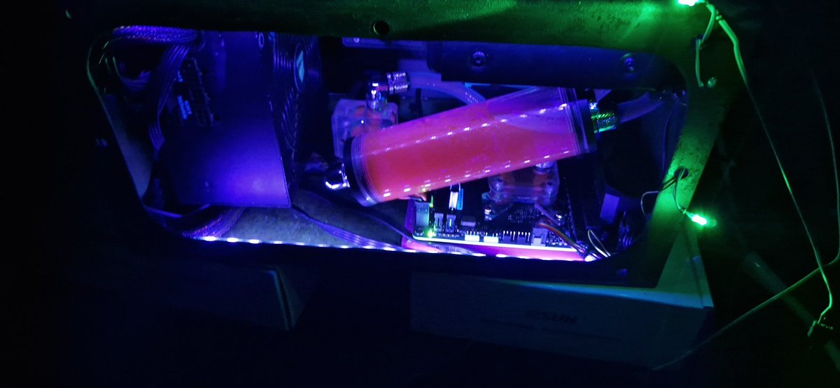 mRr3b00t - staying here! 🤣 on Twitter: "RT @PyroGuy_UK: Better in the dark, can I be leet haxor ...