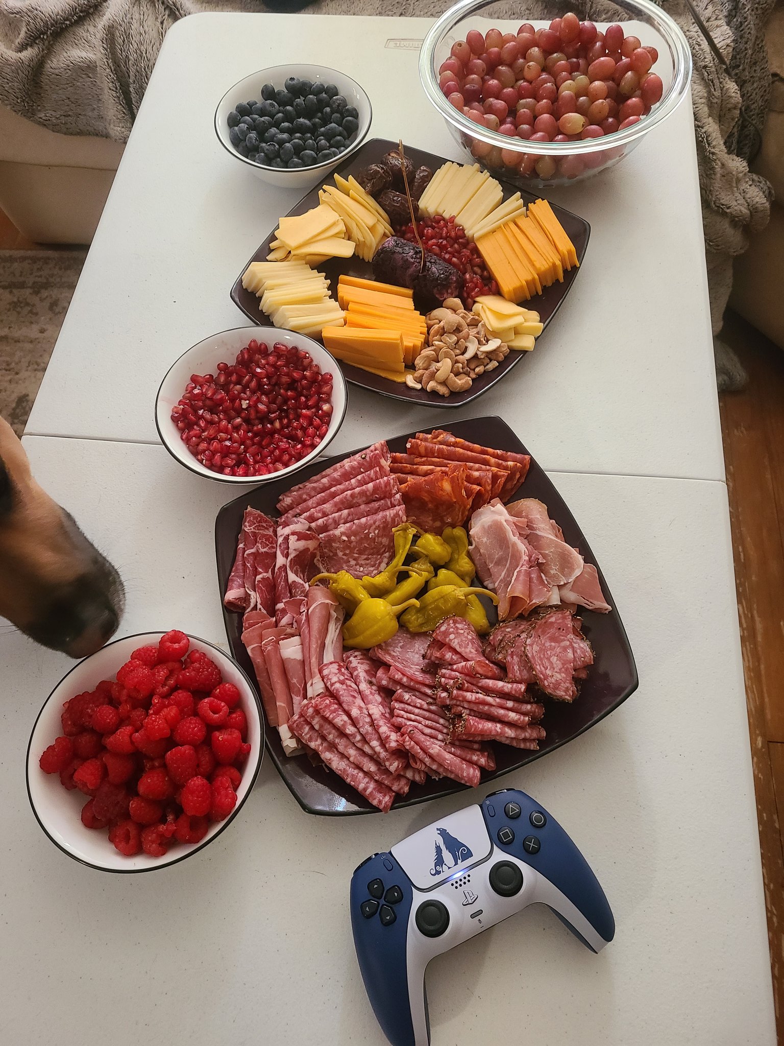 Zombielovejuice on Twitter: "@Cra_Cosplays It was! And amanda made us a chacoochie board! https ...