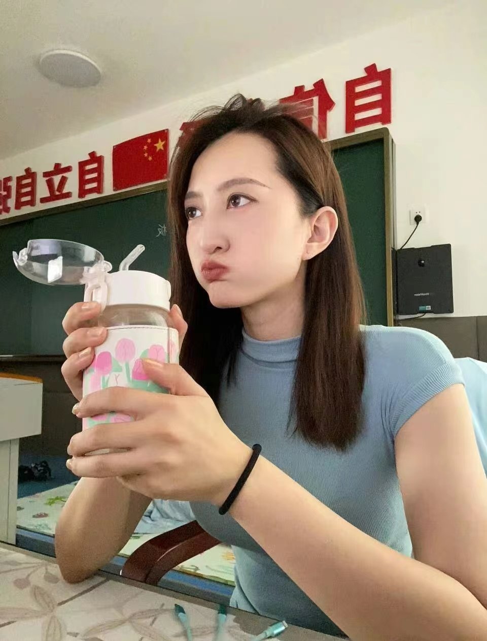 沐语ShanLan♈️ on Twitter: "美女老师，你会来上课吗？ https://t.co/a3pL164hD4" / Twitter